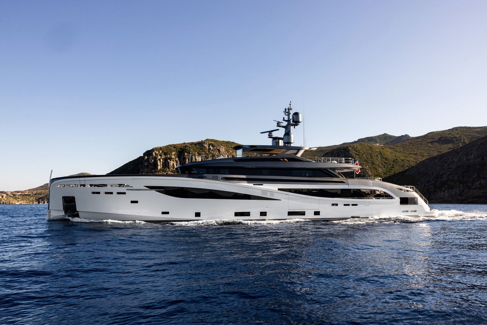 BEL 1 yacht for charter (Rossinavi, 49.9m, 2024)